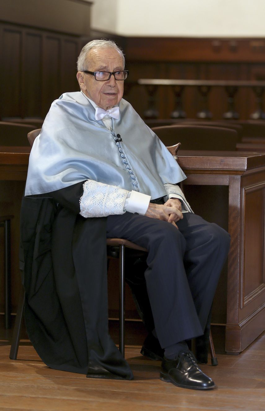 Publican poema inédito de Pablo García Baena, Premio Príncipe de las Letras