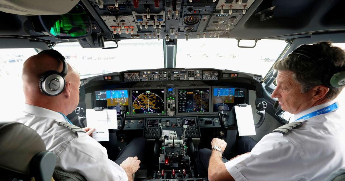 La FAA anuncia que aviones tendrán segunda barrera en cabina de pilotos