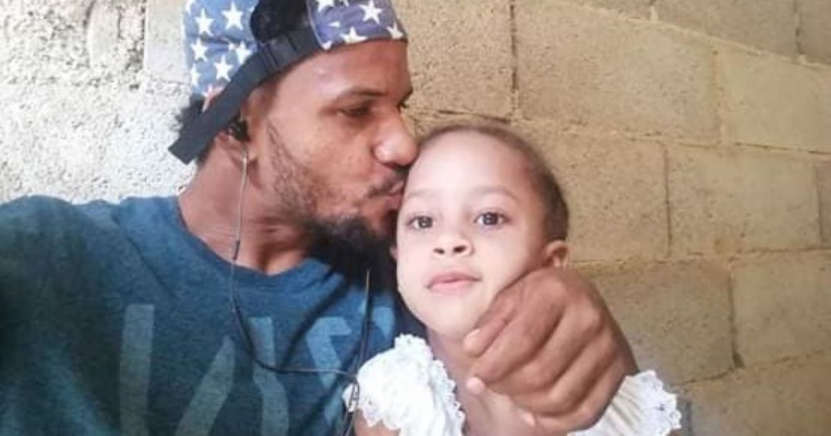 Régimen cubano amenaza a Maykel Castillo con despojarlo de la custodia ...