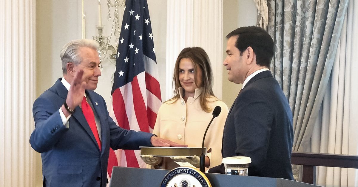 Empresario miamense Benjamín León asume rol como embajador de EEUU en ...
