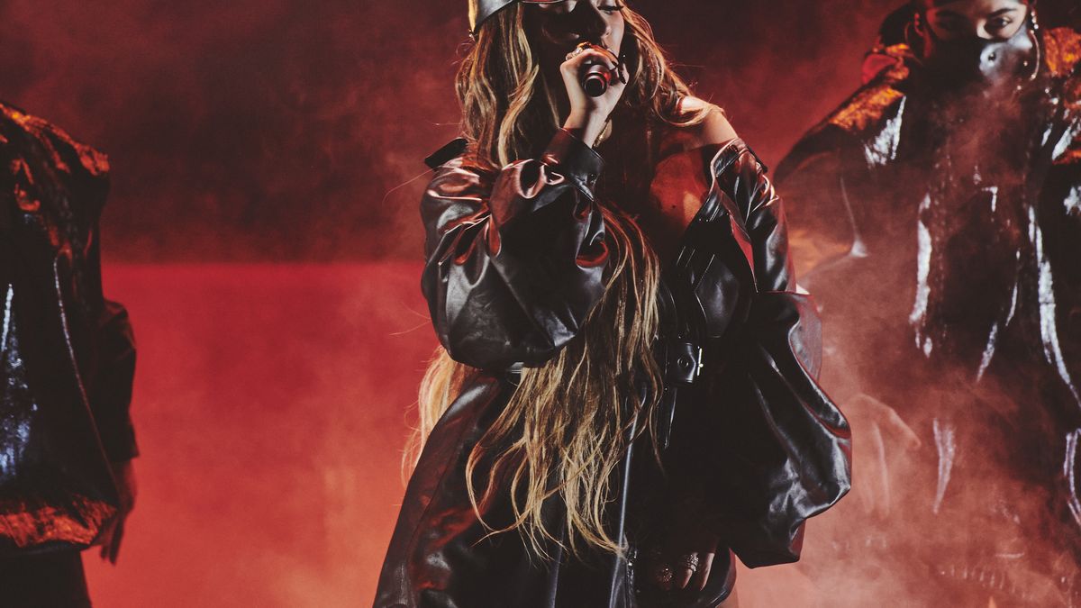 Karol G derrocha sensualidad en videoclip de Bichota