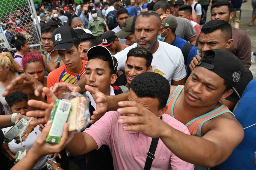 Migrantes venezolanos mantienen la vista en EEUU