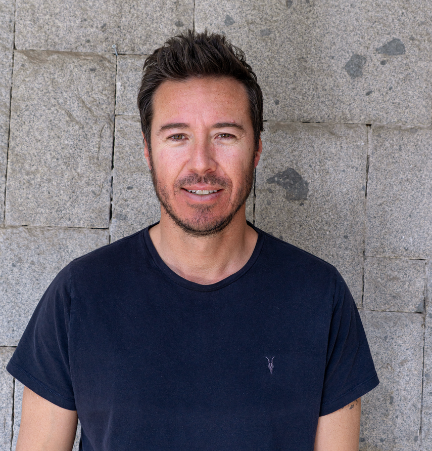 Jaime Villarreal celebra nominación al Latin Grammy por Mon Laferte, te amo