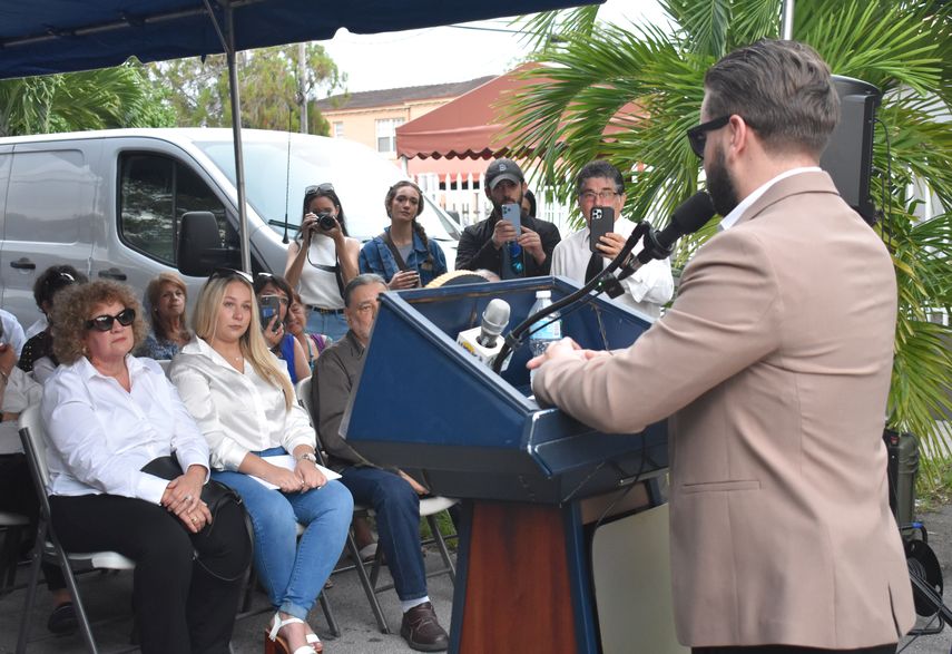 Miami inaugura calle en honor a Eddy Calderón