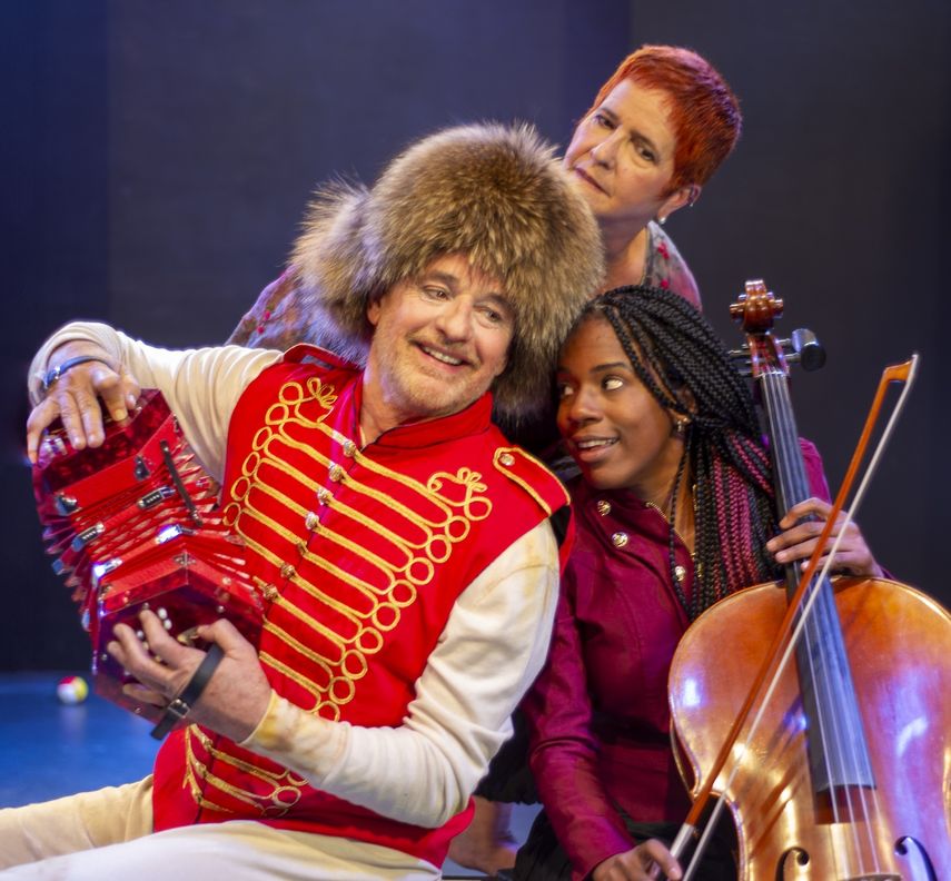 Estrenan en Miami la pieza teatral “El león y la domadora