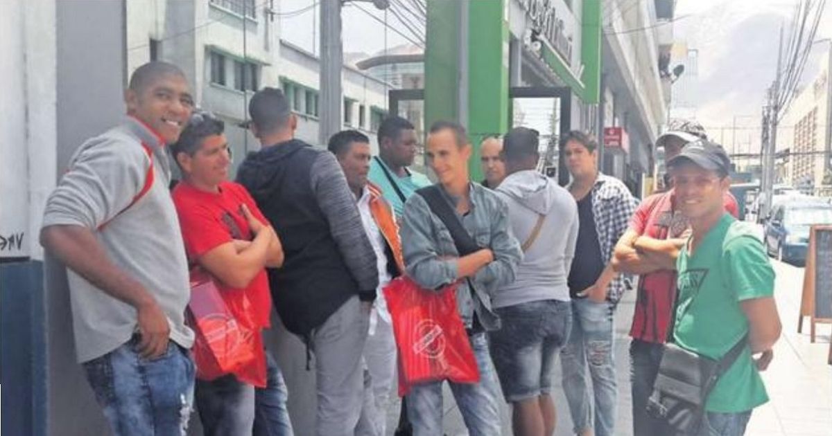 Chile permite la entrada de los 74 cubanos que estaban en su frontera