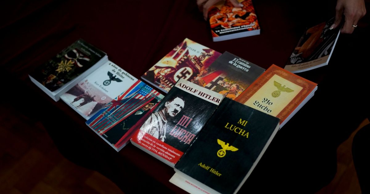 Registran incautación récord de libros nazis en Argentina