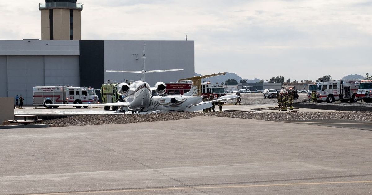 El choque de dos aviones en Arizona deja un muerto y al menos tres heridos
