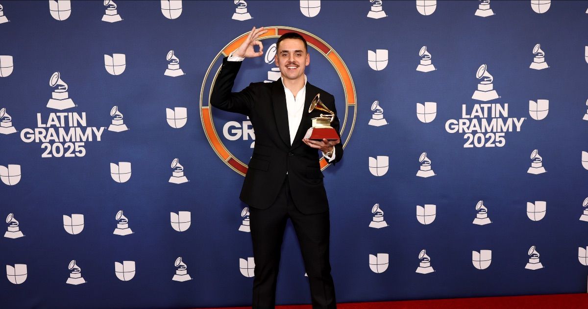 Productor y compositor Spread Lof celebra tercer Latin Grammy
