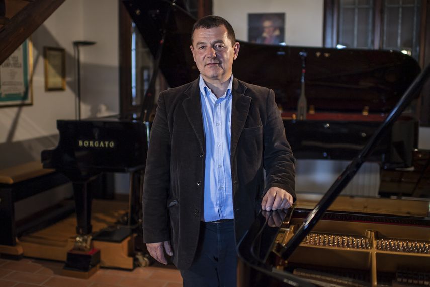 Luigi Borgato, el artesano que fabrica pianos a mano