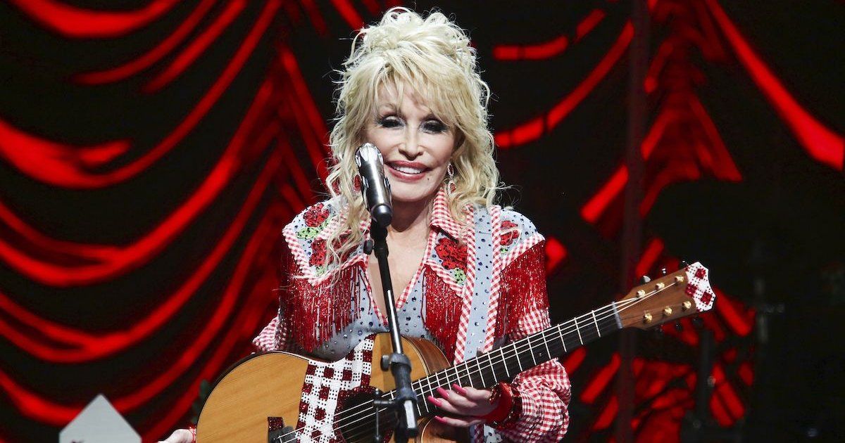 Dolly Parton se une a los Beatles para cantar Let It Be
