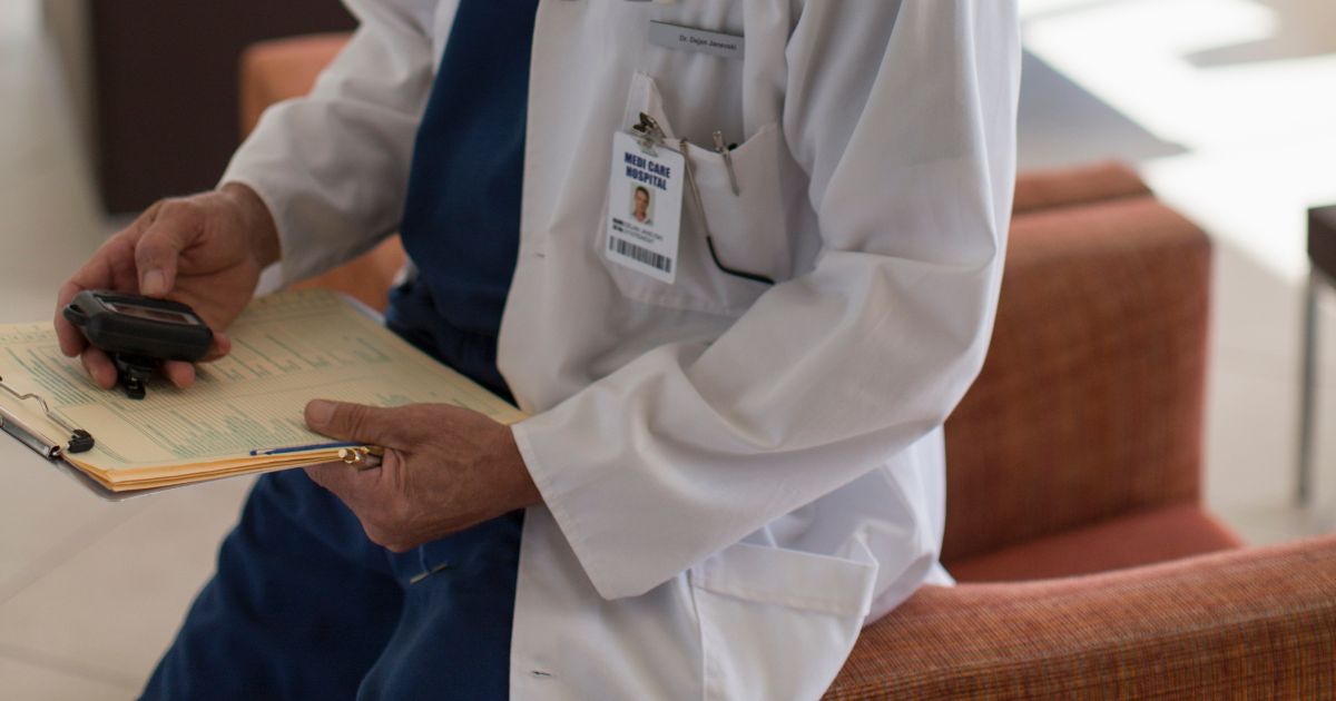 El bíper, un ancestro del teléfono móvil apreciado por su fiabilidad