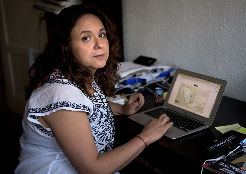 Mexicana Marcela Turati recibe premio francés al coraje periodístico