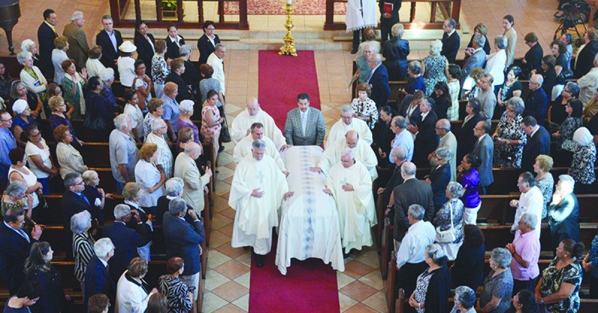 Miami dice adiós a monseñor Emilio Vallina, líder de los inmigrantes