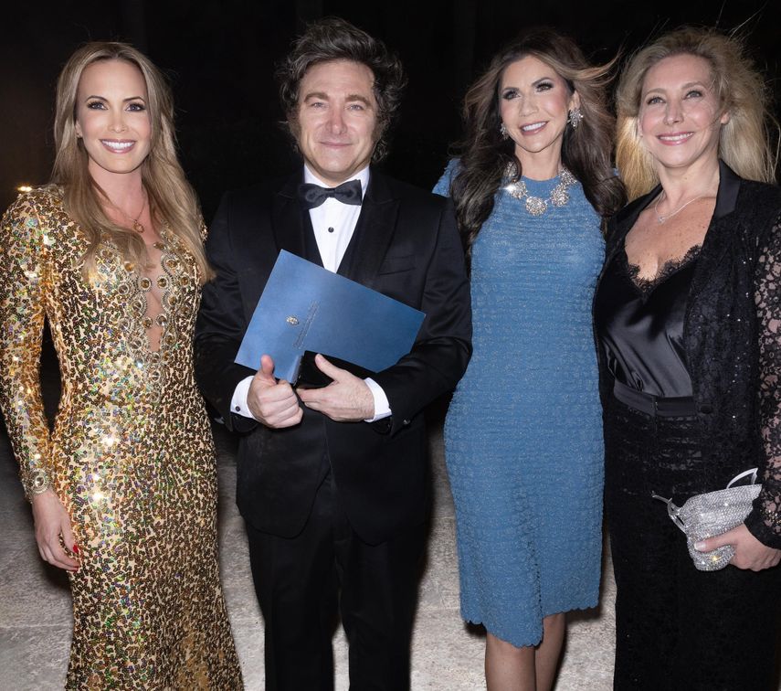 Natalia Denegri premiada en la American Patriots Gala, junto al ...