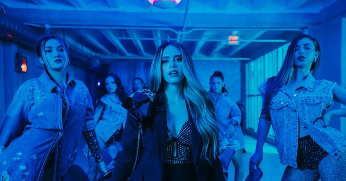 Cantante Saraí aborda el empoderamiento femenino en Dura