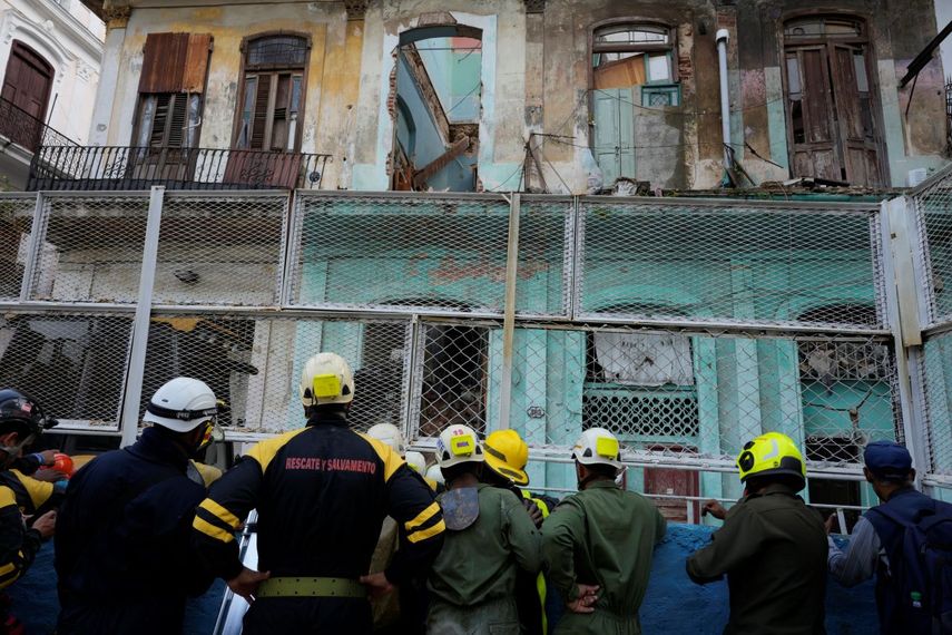Derrumbe en La Habana Vieja deja al menos dos muertos
