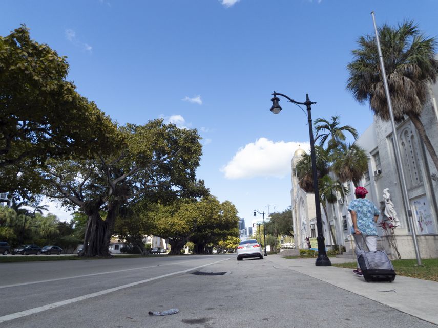 Propuesta de cambios en Coral Way preocupa a los residentes de Miami