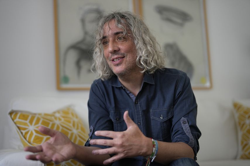 José Ignacio Valenzuela publica su libro Gente como yo