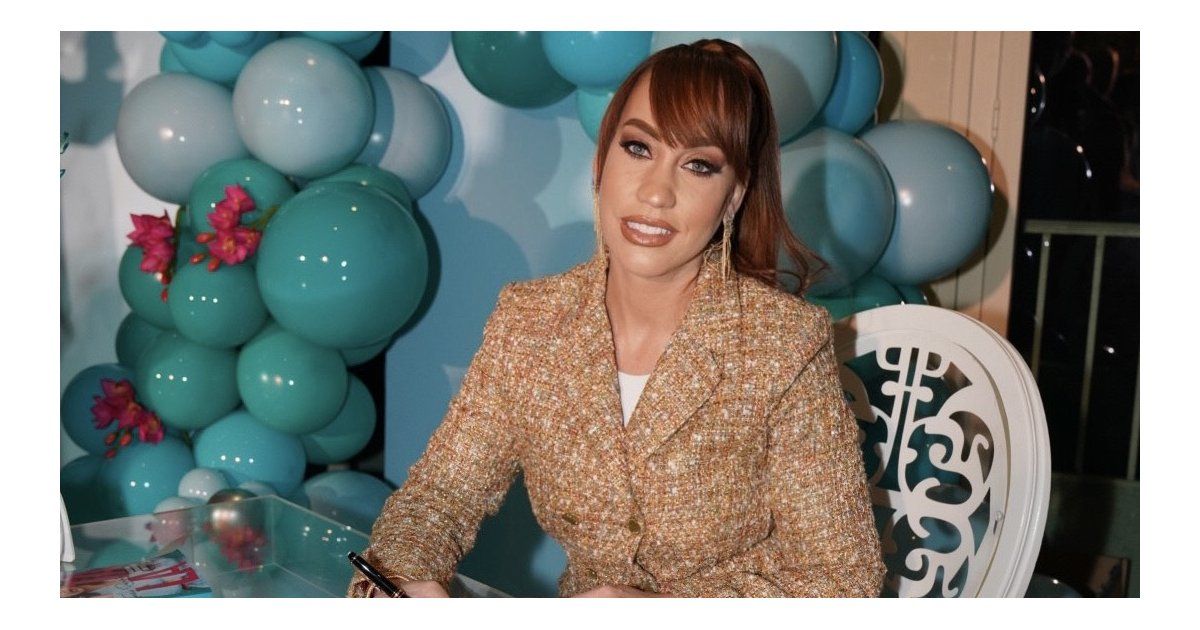 La cubana Tenay Rodríguez presenta el libro Córtala