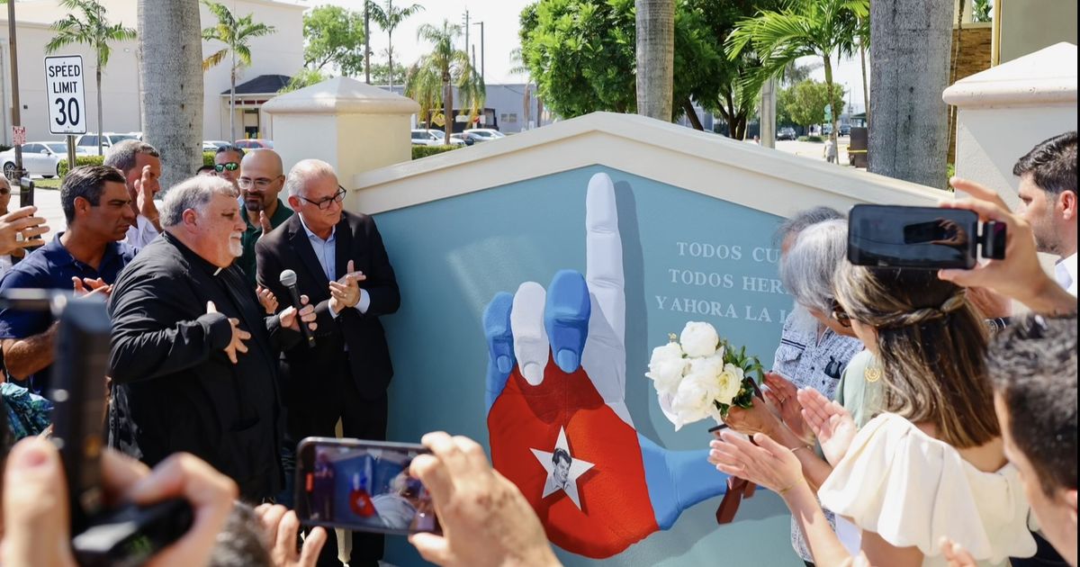 Inauguran en Hialeah monumento a líder opositor cubano Oswaldo Payá