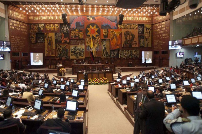 Congreso de Ecuador se instala y busca definir autoridades