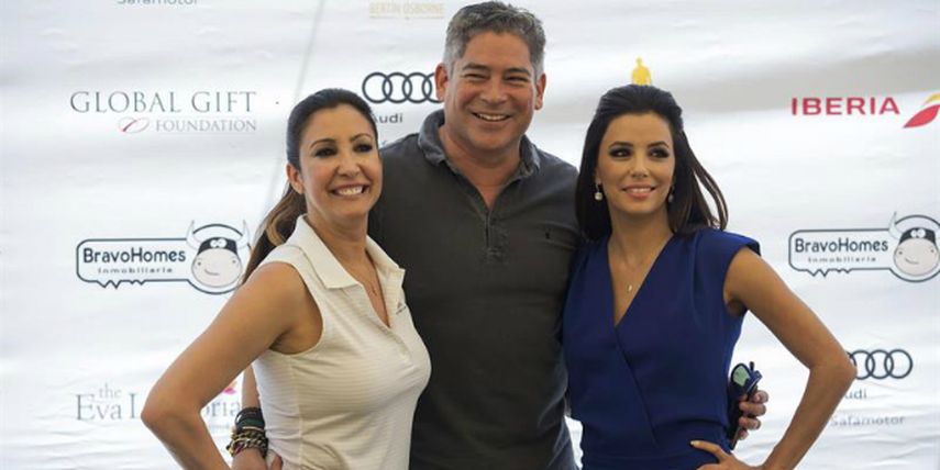 Eva Longoria disfruta un fin de semana filantrópico y familiar