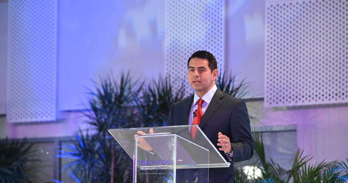 César Conde deja Telemundo para dirigir en NBCUniversal