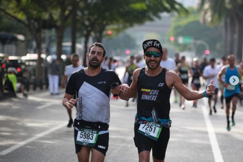 Alberto Carrillo, un corredor invidente que ilumina caminos