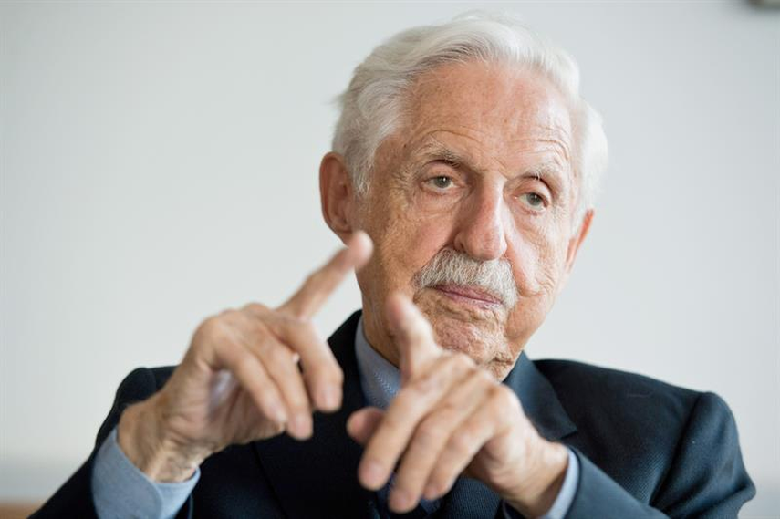 Falleció Carl Djerassi, el químico inventor de la píldora anticonceptiva