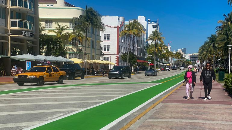 Reabre la icónica Ocean Drive en Miami Beach