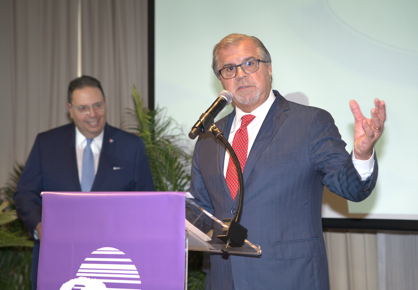 Entregan premios a la Excelencia FACE 2024 a líderes cubanoamericanos