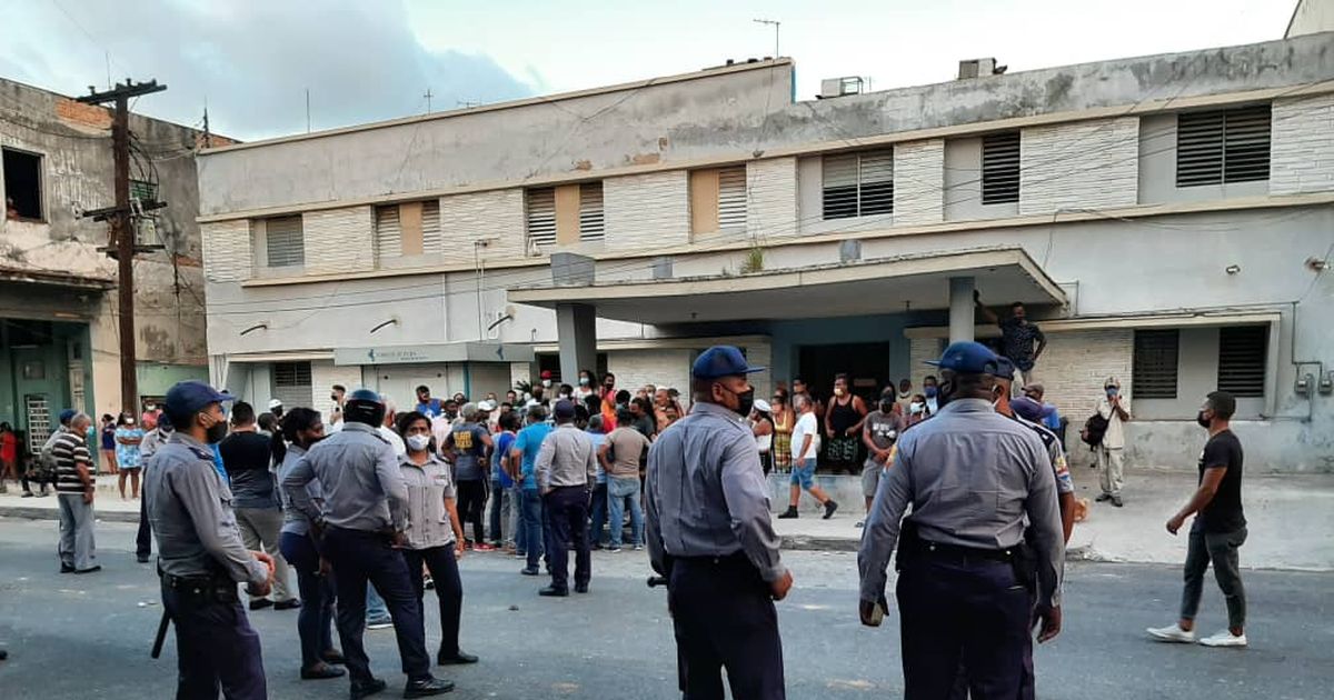 Díaz-Canel en Nueva York, mientras, en La Habana represión y cero Internet