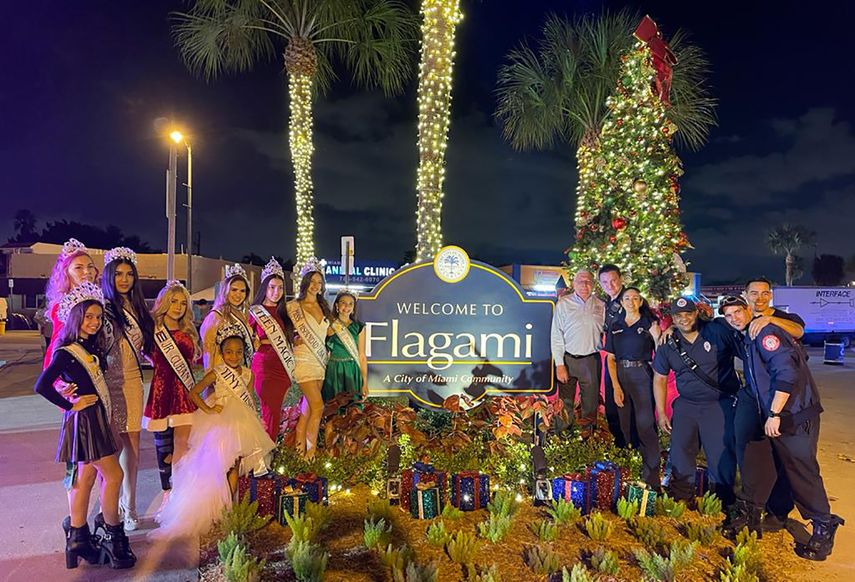 Vecinos de Flagami cuentan con árbol de Navidad