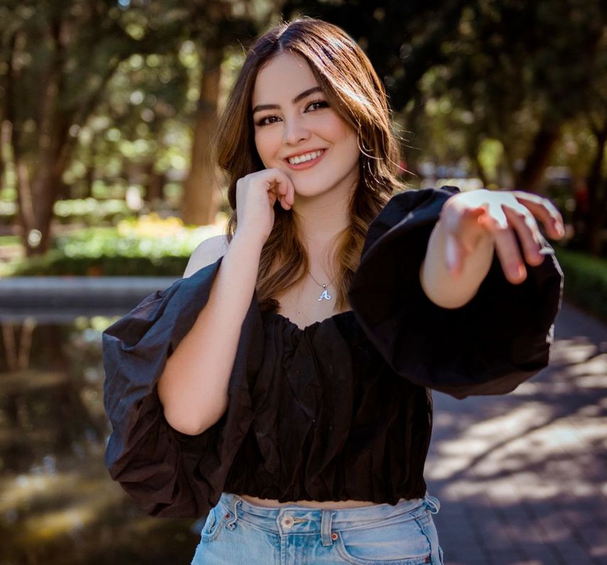 Ana Paola Marín, la próxima estrella del pop, anuncia el estreno de Quédate