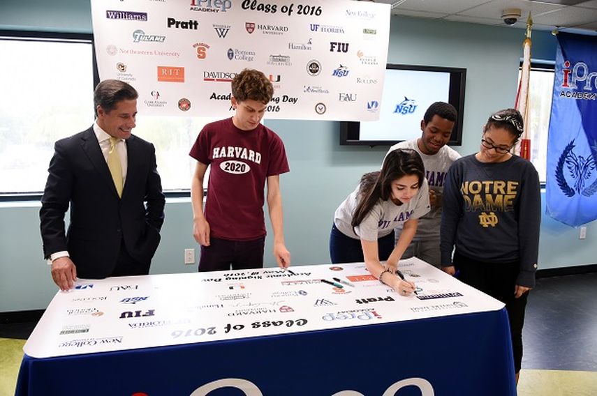 Escuela secundaria de Miami envía al 100% de sus estudiantes graduados ...
