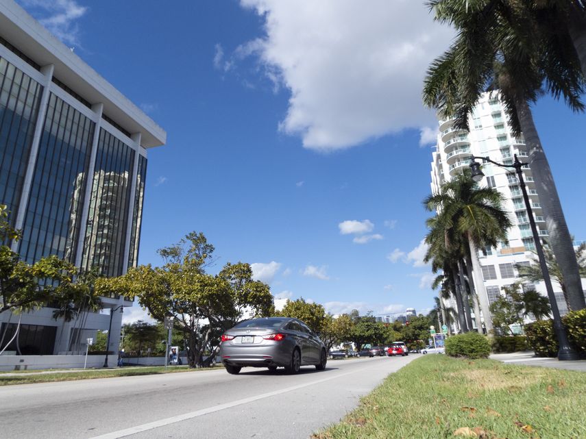 Propuesta de cambios en Coral Way preocupa a los residentes de Miami