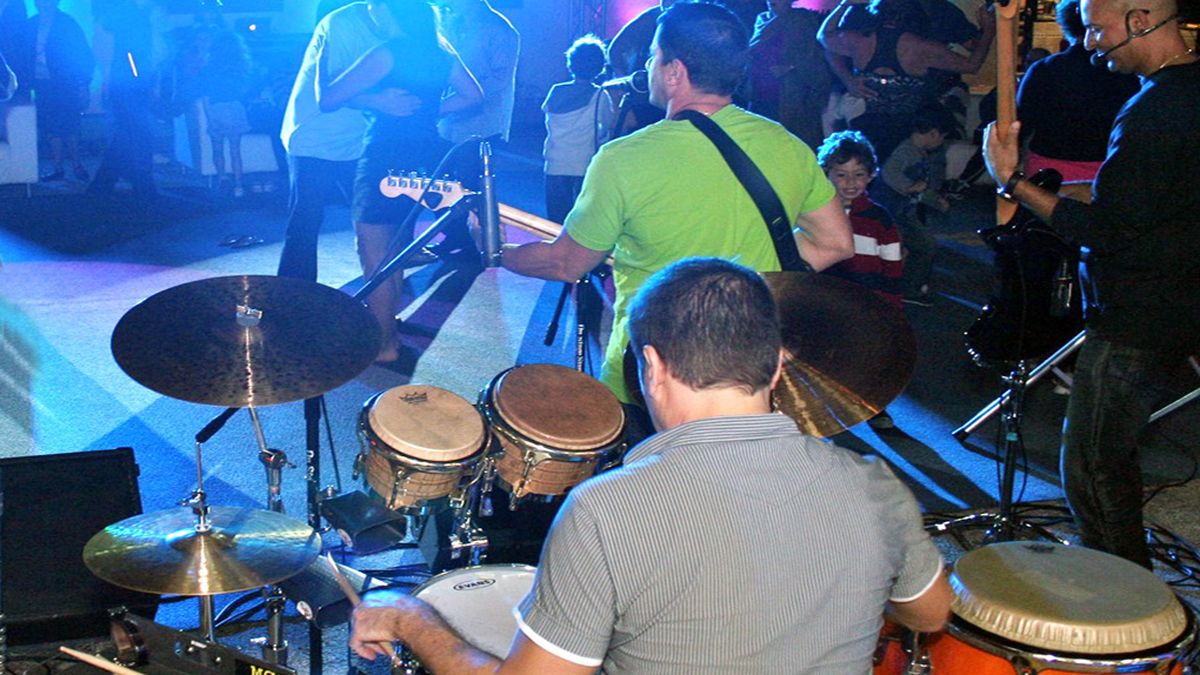 Surfside celebra la llegada de las tortugas con música