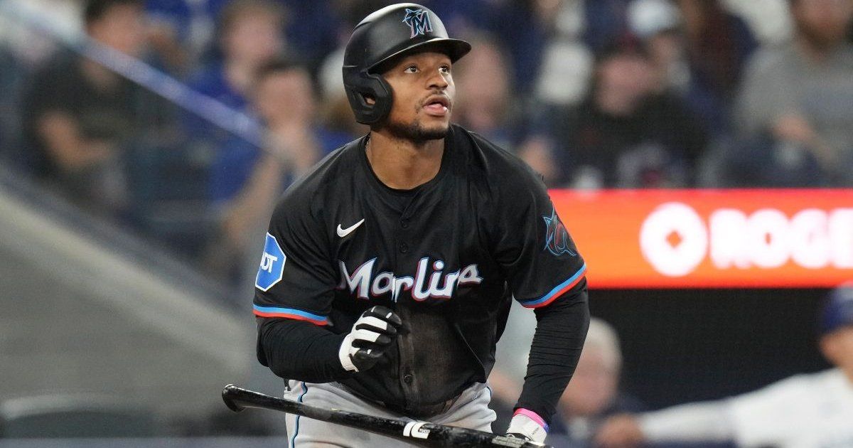 Edwards rompe sequía en MLB con sus tres triples en paliza de los Marlins
