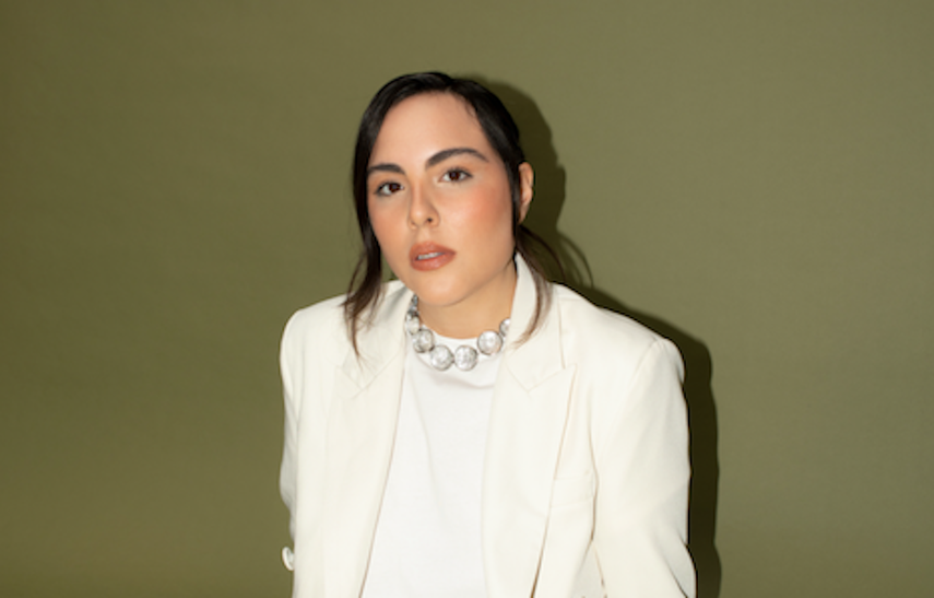 Andrea Ele, la nueva voz del pop latinoamericano, presenta Como tú