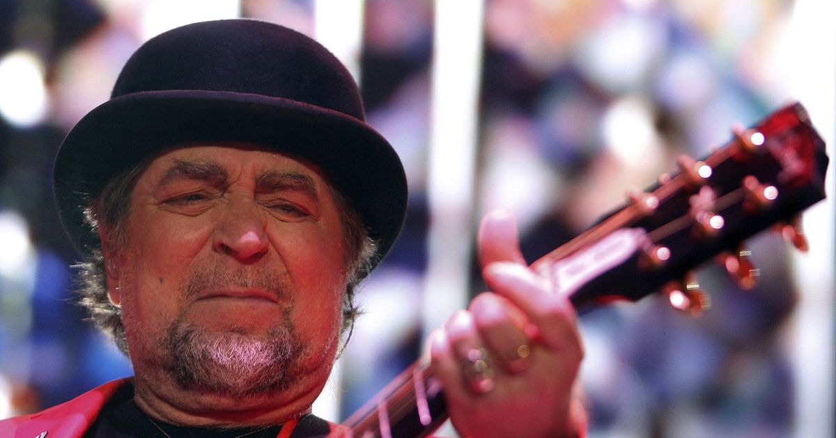 Sabina lanzará el primer tema de su nuevo álbum Lo niego todo