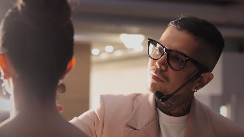 César Mushi, un artista del maquillaje que brilla en Los Ángeles