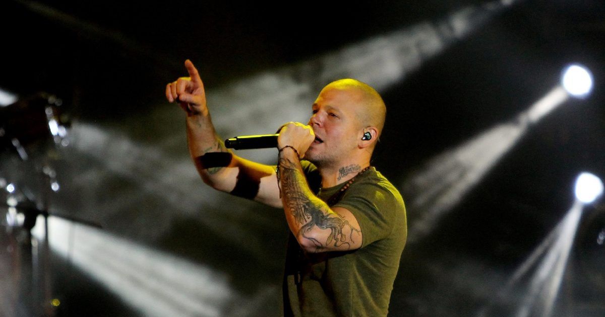 Residente presenta videoclip del tema Guerra para promover la paz