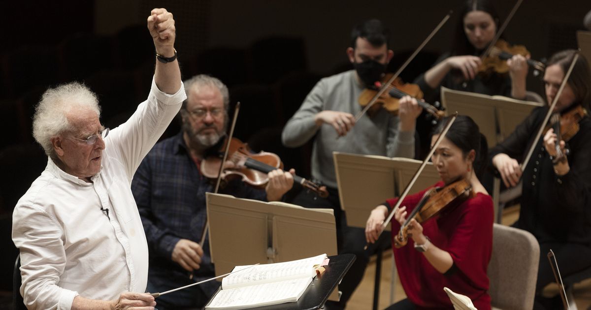 Director planea acelerar Novena sinfonía de Beethoven