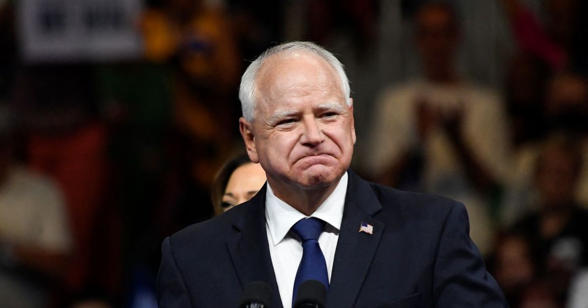 Tim Walz reaparece después de la paliza electoral en noviembre