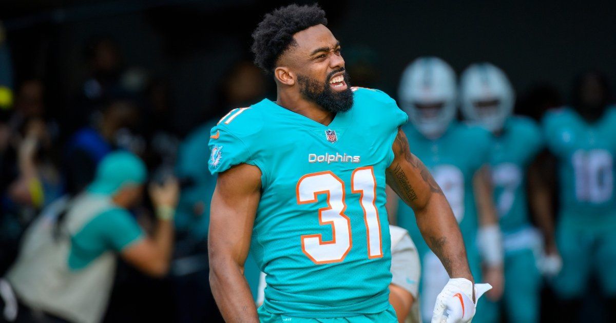 Mostert asegura que renovar con los Dolphins no fue difícil