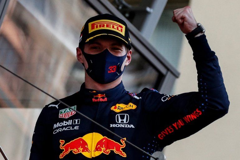Verstappen: Alonso se está haciendo mayor pero sigue siendo rápido