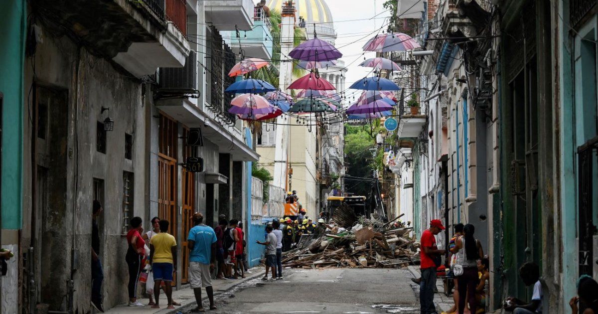Derrumbe en La Habana Vieja deja al menos dos muertos
