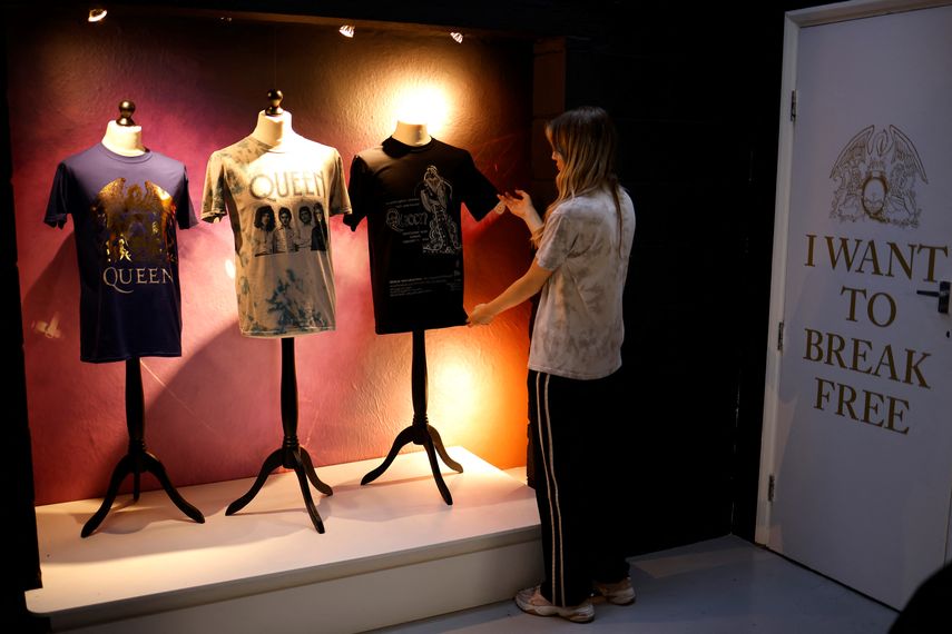 Queen abre tienda efímera en Londres por su 50º aniversario