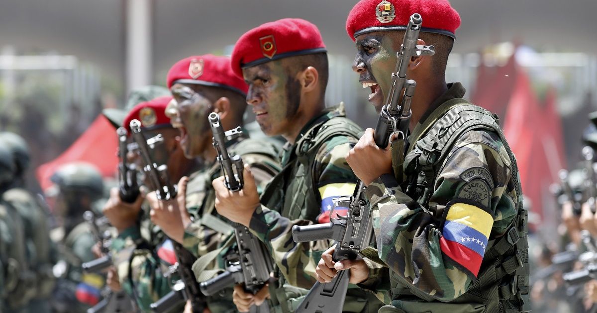 Expertos destacan la importancia de la FANB en una transición en Venezuela